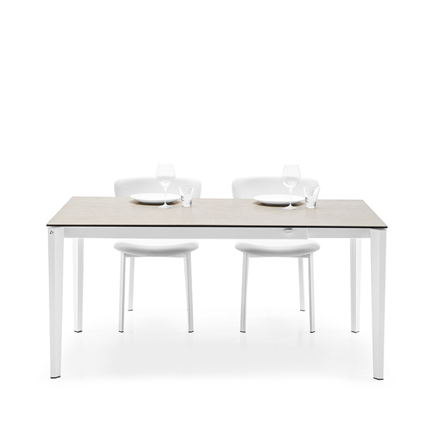 Connubia Pentagon Fast Table